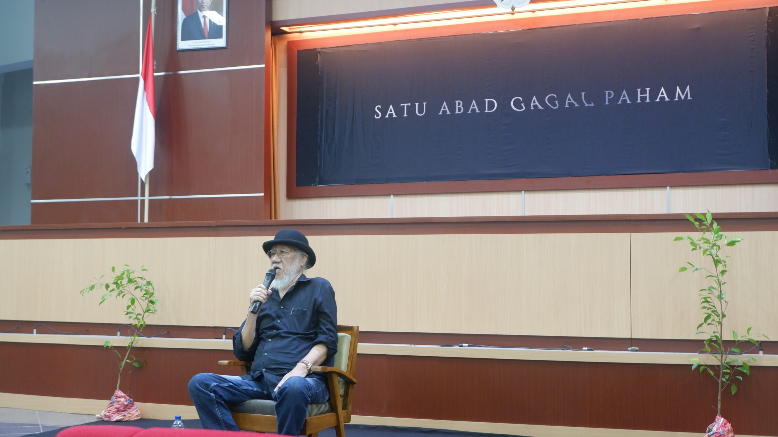 "Satu Abad Gagal Paham": Jim Supangkat goes to PSPSR UGM - Performing ...